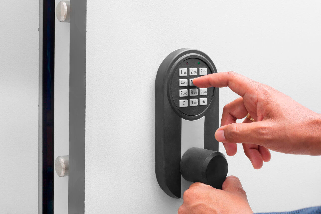 Commercial Door Lock: Pros and Cons of Keyless Entry System – Faster Locksmith