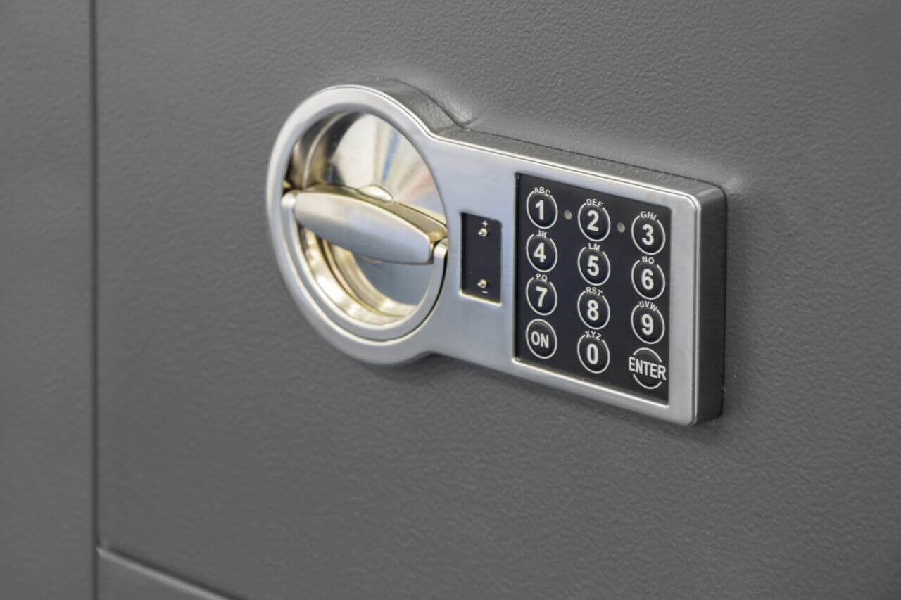 Commercial Safe Locks: Mechanical vs Electronic Safe Locks – Faster ...